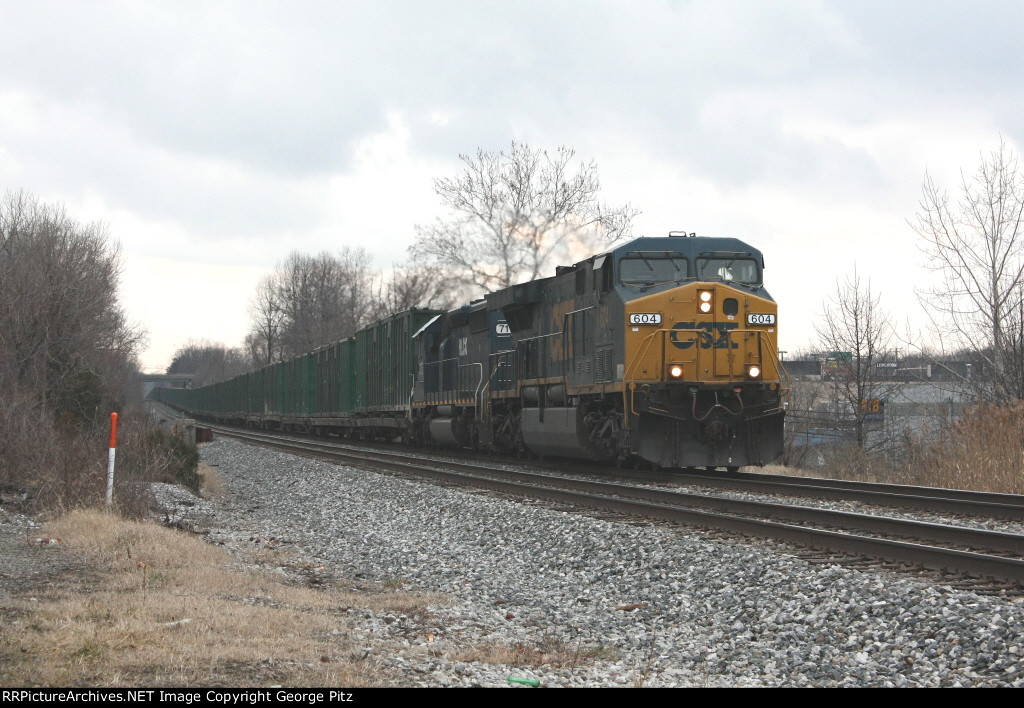 CSX train Q702 at Rossville, MD